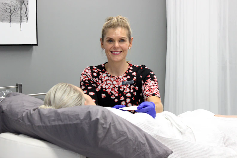 Breast reduction and tummy tuck surgery: Your week by week recovery ...